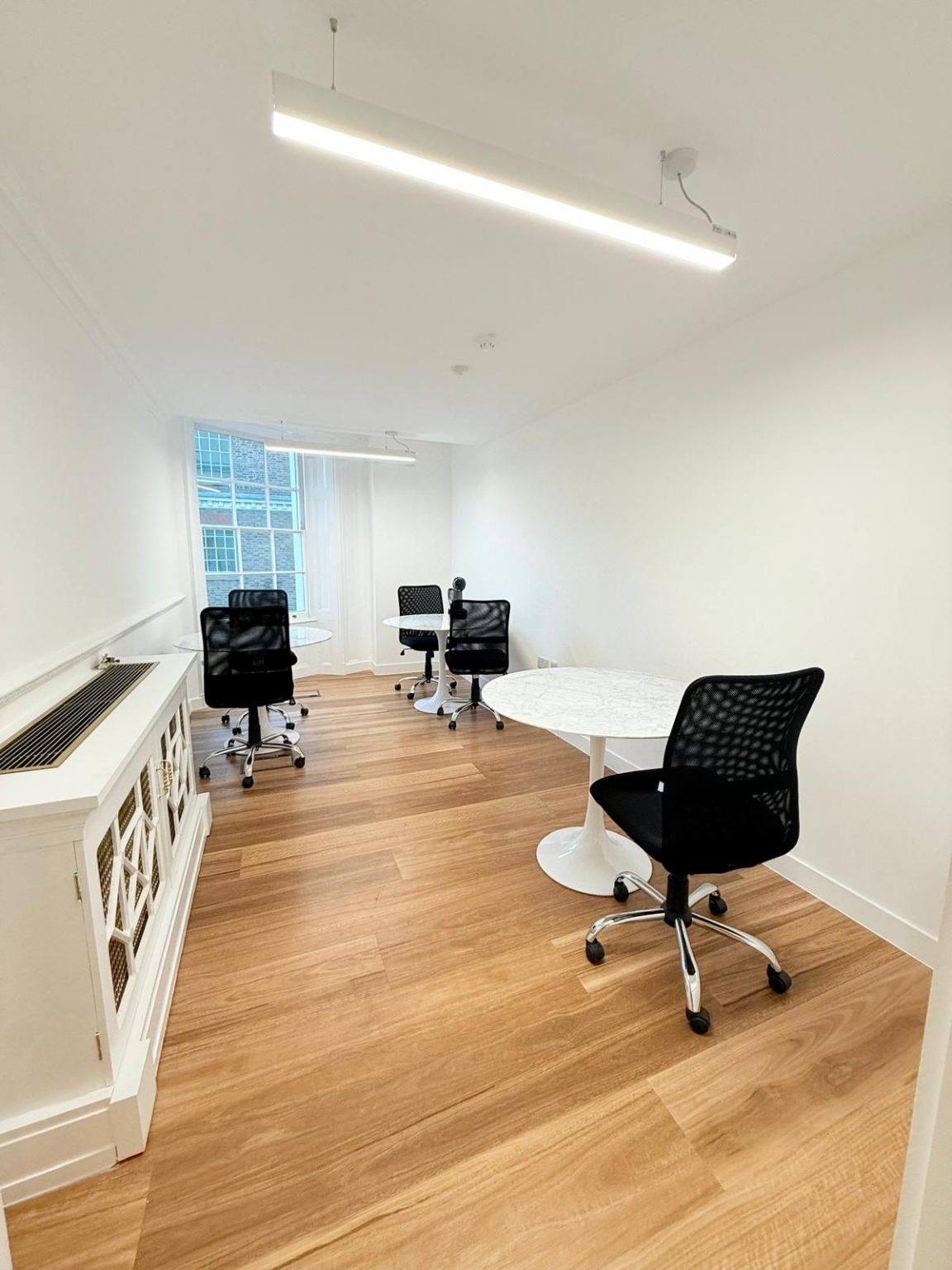 Office Suite to Rent in Mayfair – Bright 5-Desk Space